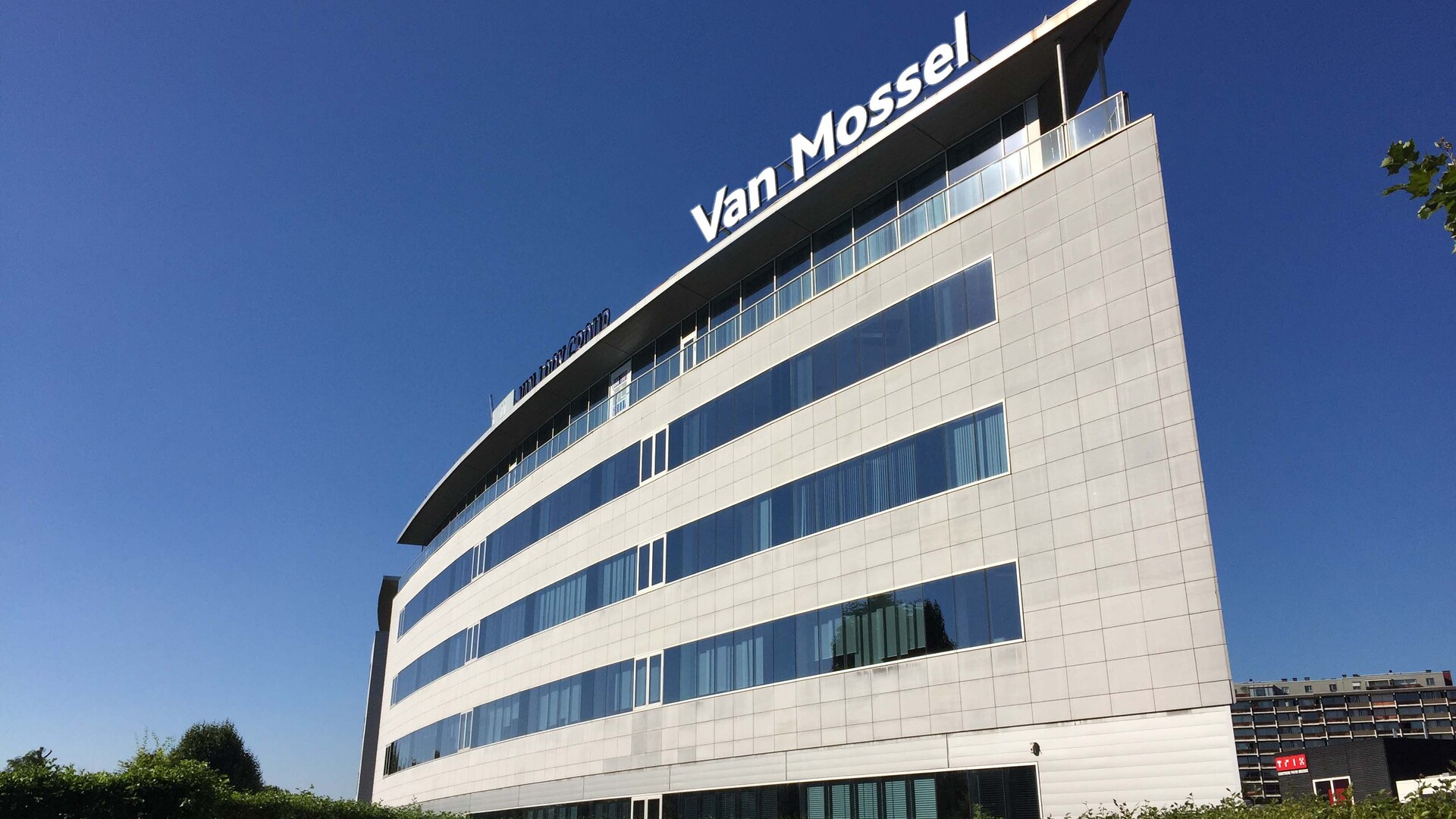 Van Mossel neemt autobedrijf over in België