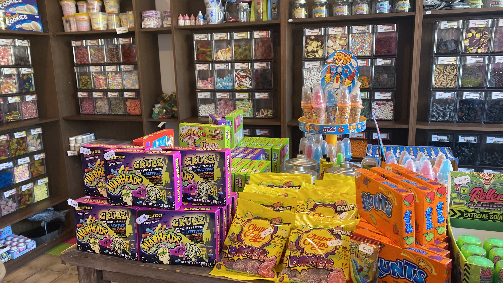 Nieuwe snoepwinkel verkoopt snoep uit de oude tijd en focust ...