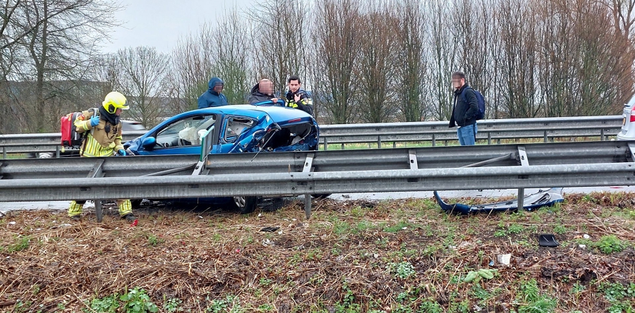 Ernstig ongeval met beknelling op A59